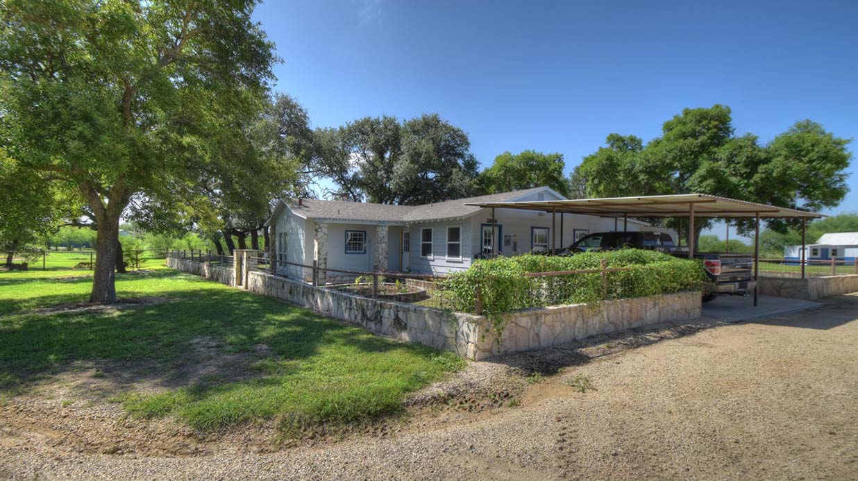 Texas Heritage Brokers Team Sell 7,045-acre Uvalde County Ranch | Land.com